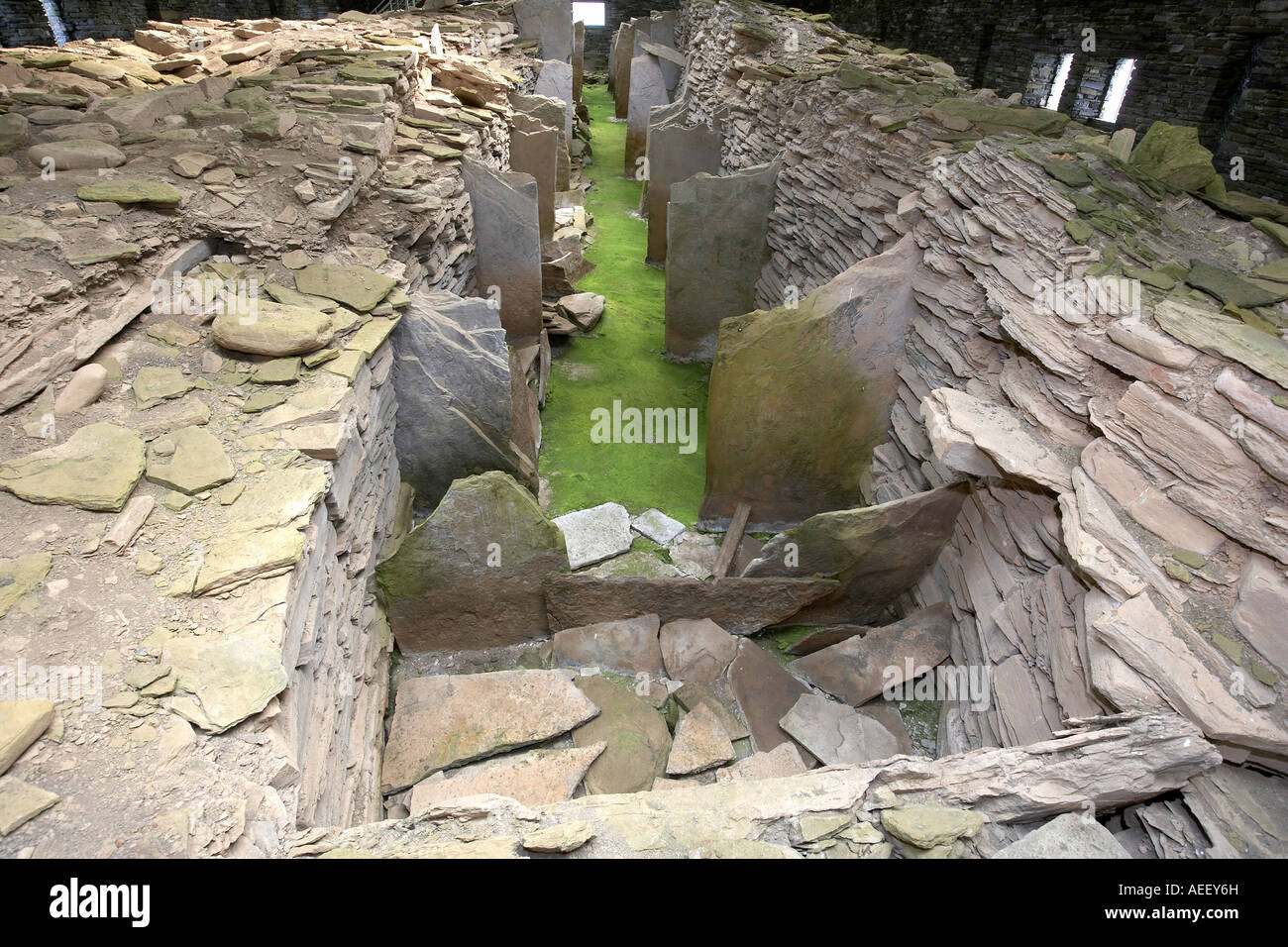 Midhowe cairn the largest and longest neolithic burial chambered ...