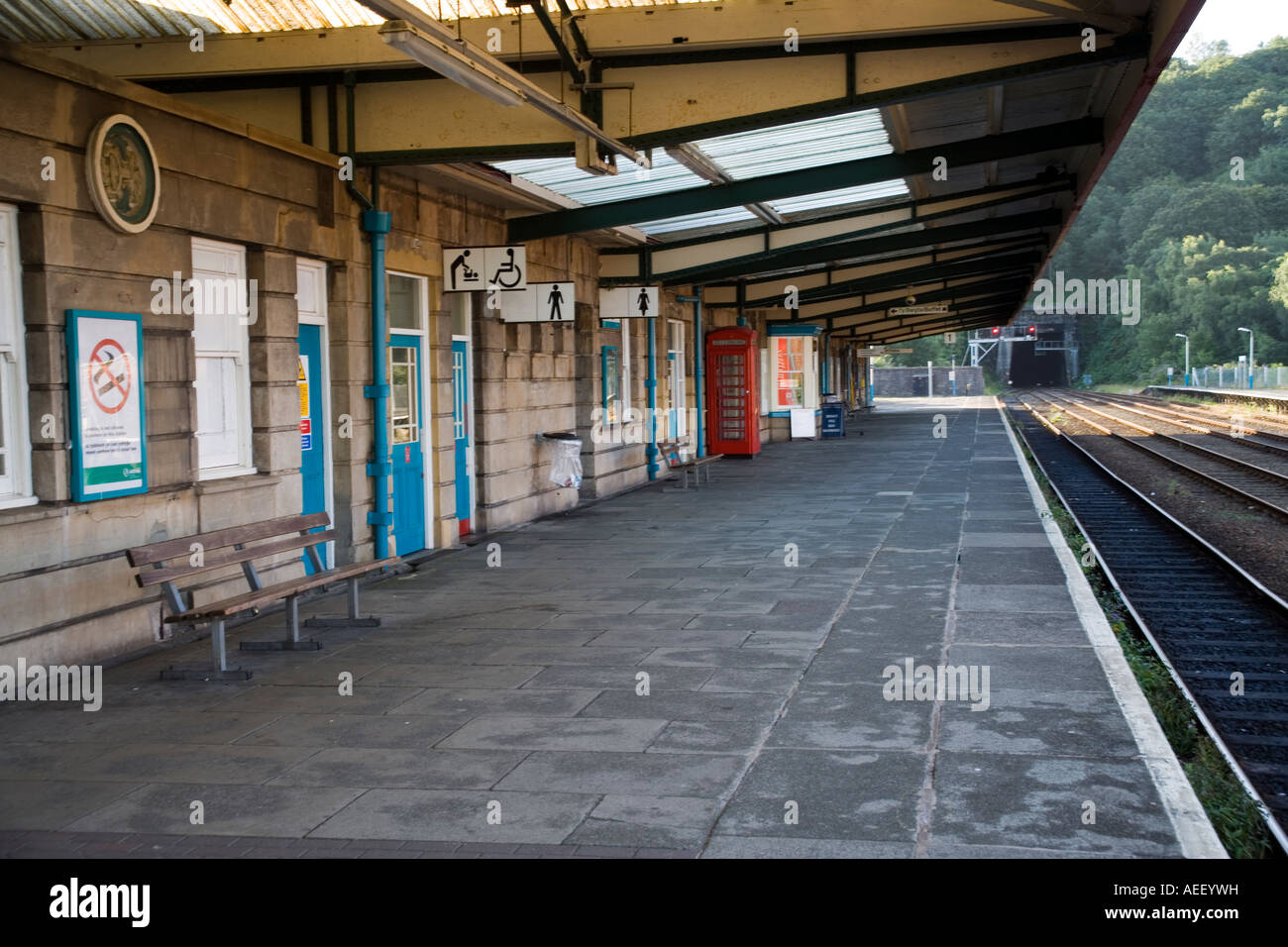Bangor gwynedd train station hi-res stock photography and images - Alamy