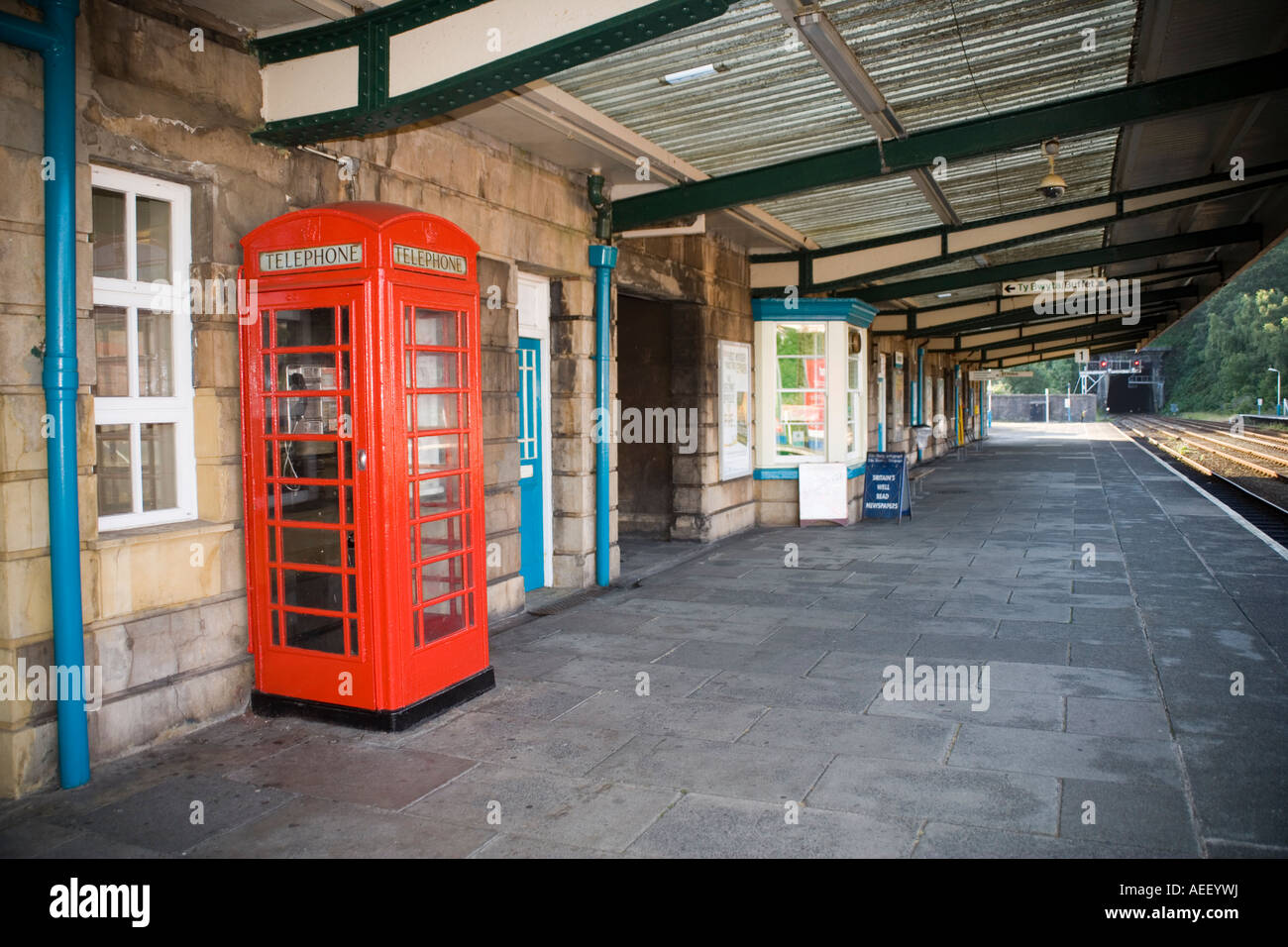 Bangor gwynedd train station hi-res stock photography and images - Alamy
