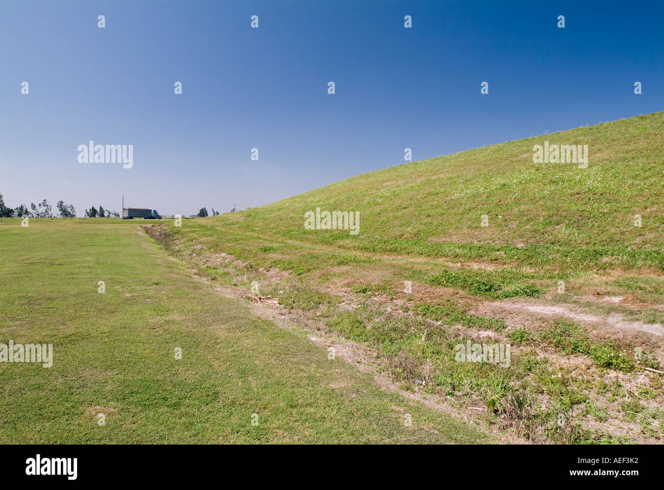 Earthen dike hi-res stock photography and images - Alamy