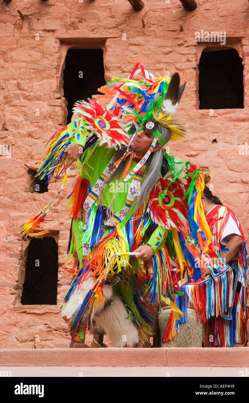 Native american bird dance hi-res stock photography and images - Alamy