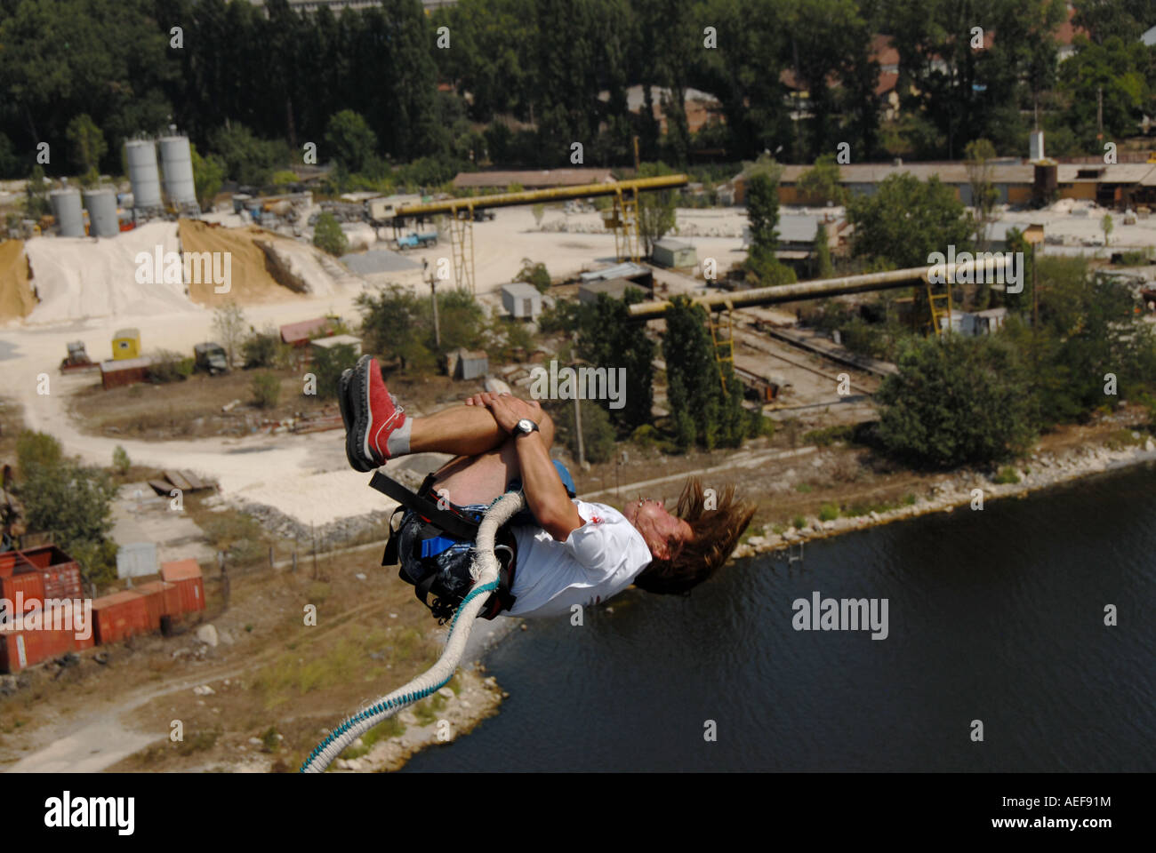 Persona bungee jumping hi-res stock photography and images - Alamy