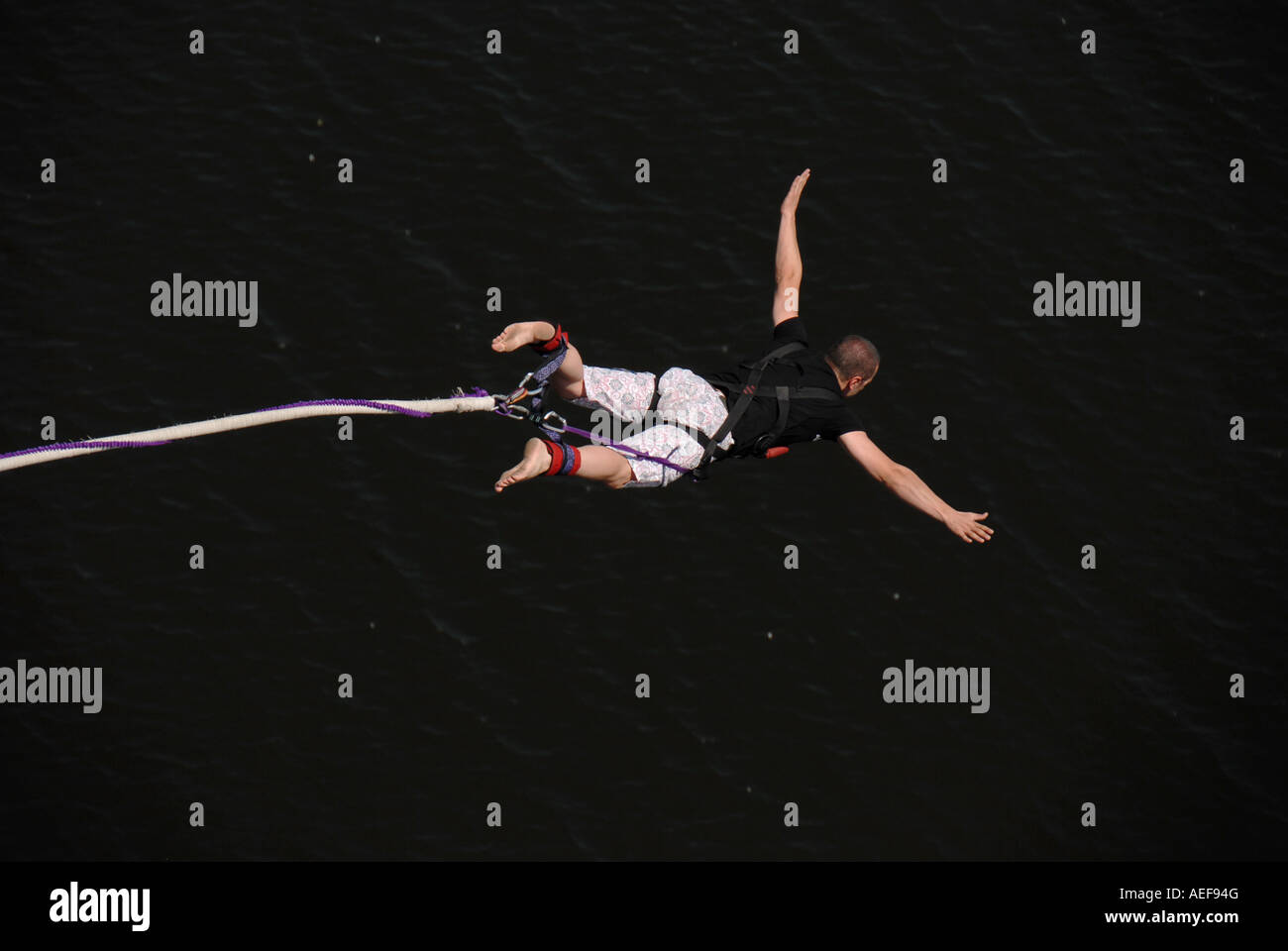 Persona bungee jumping hi-res stock photography and images - Alamy