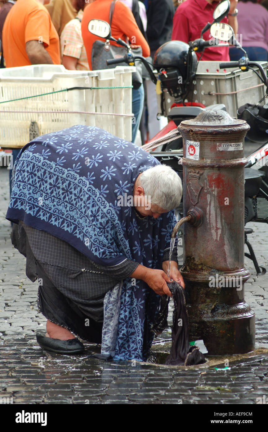 Italian washing hi-res stock photography and images - Alamy