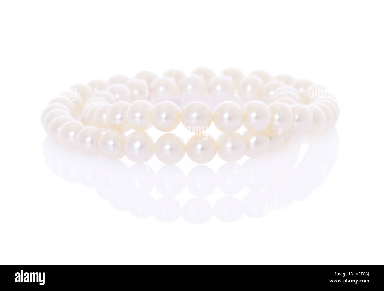 Pearl string Cut Out Stock Images & Pictures - Alamy