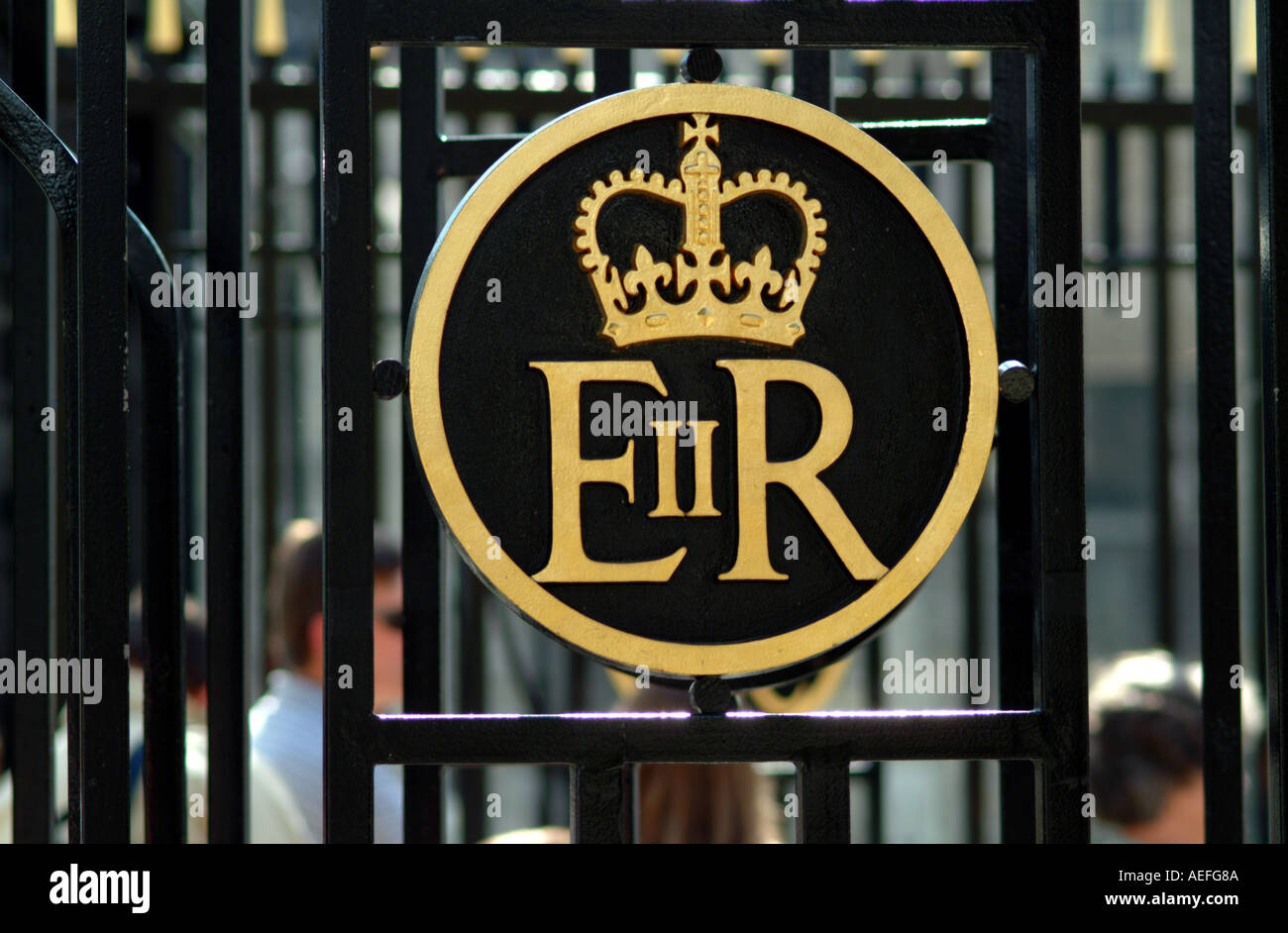 Er and crest hi-res stock photography and images - Alamy