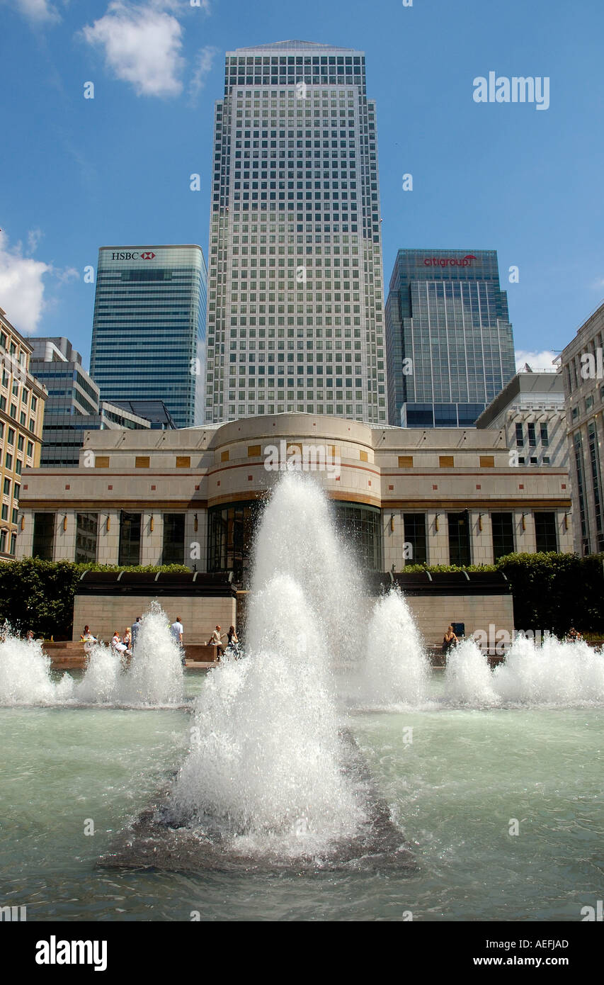 Cabot Square Canary Wharf Docklands London England Stock Photo - Alamy