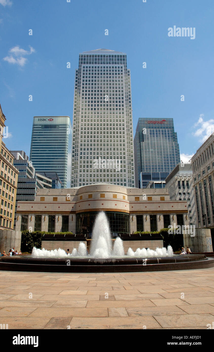 Cabot Square Canary Wharf Docklands London England Stock Photo - Alamy