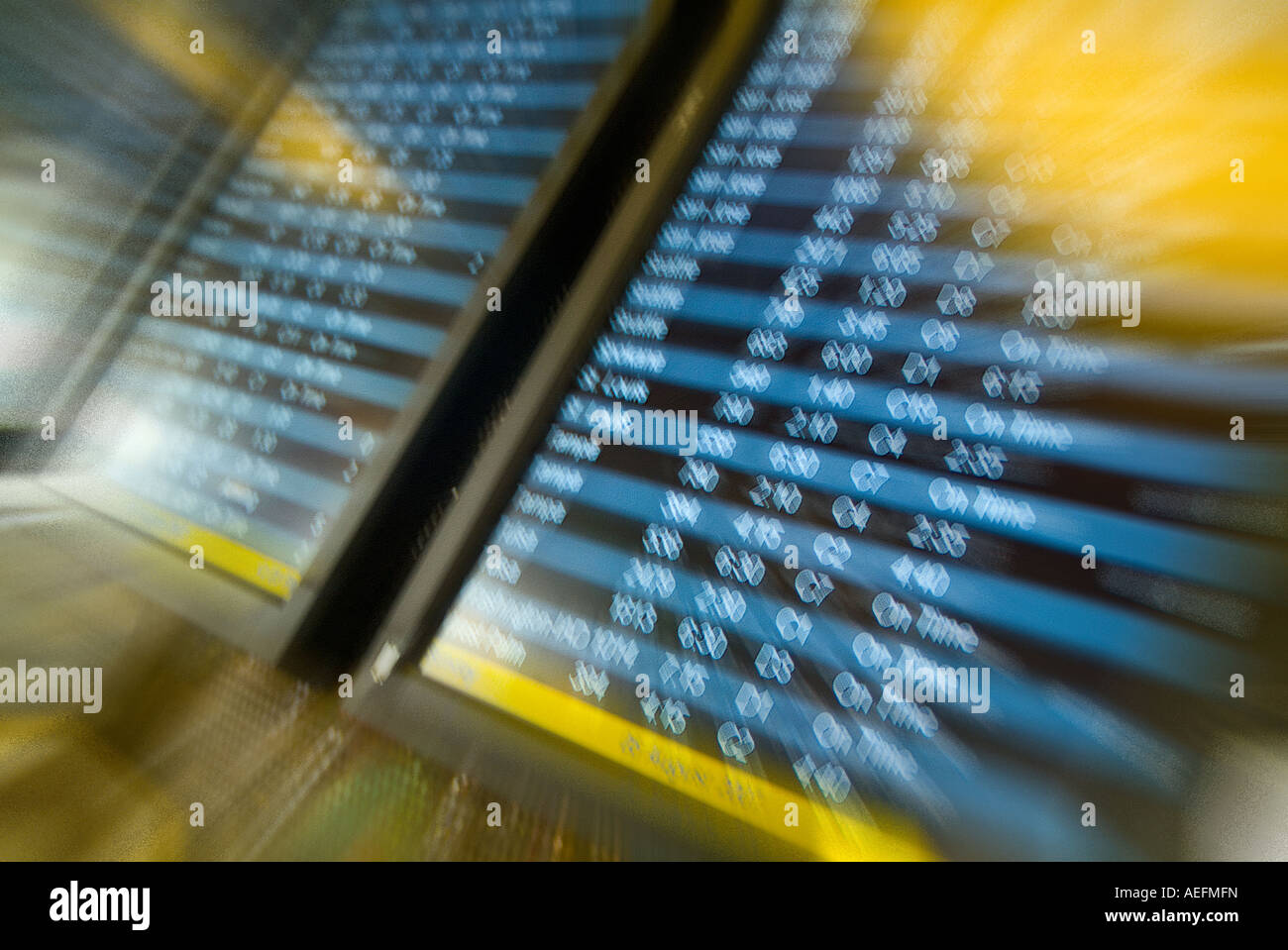 Flight board delay hi-res stock photography and images - Alamy