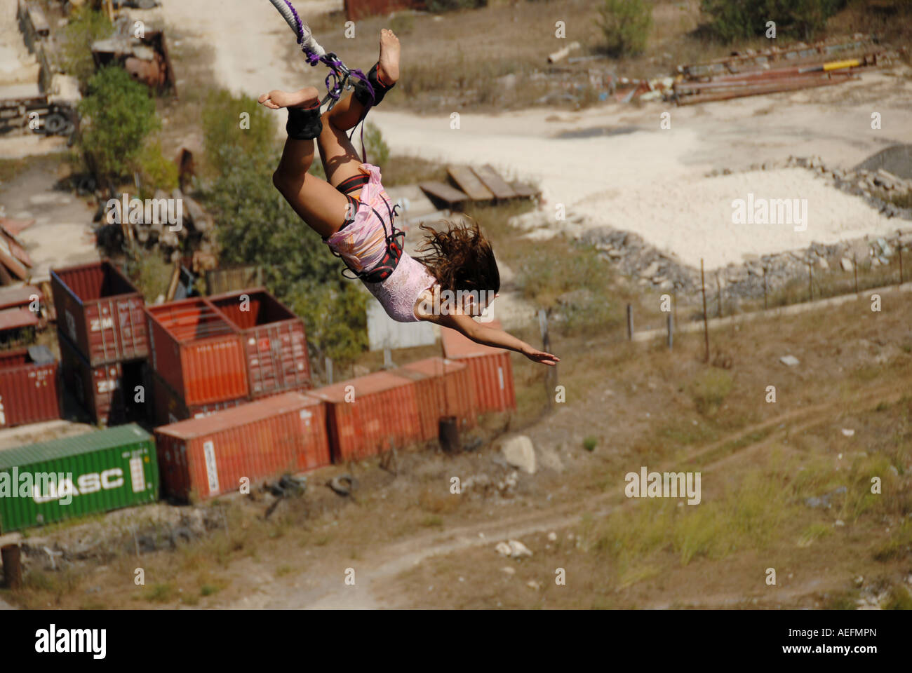 Persona bungee jumping hi-res stock photography and images - Alamy
