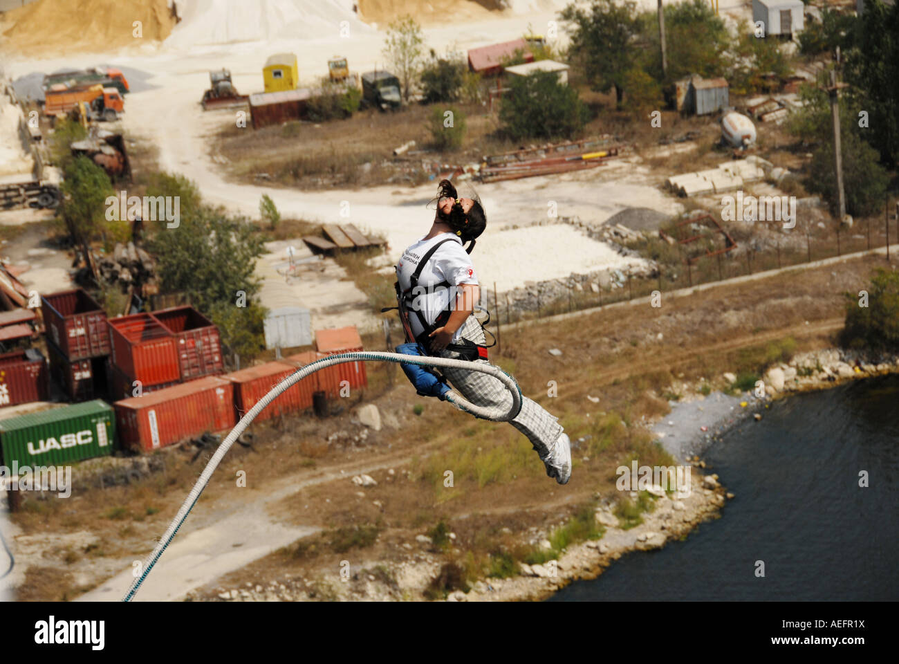 Persona bungee jumping hi-res stock photography and images - Alamy