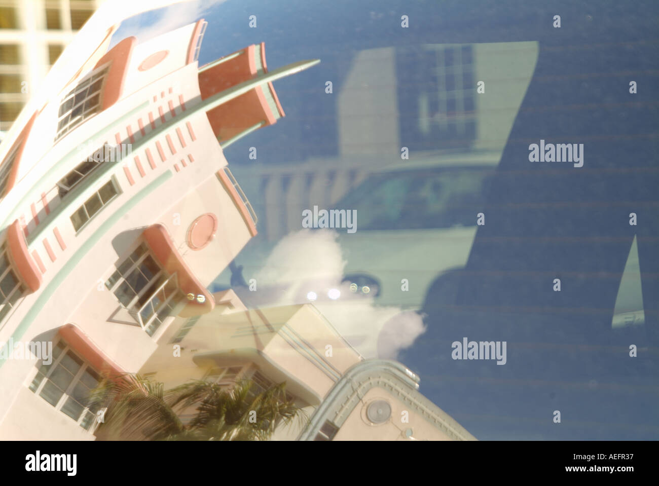 Warped buildings hi-res stock photography and images - Alamy