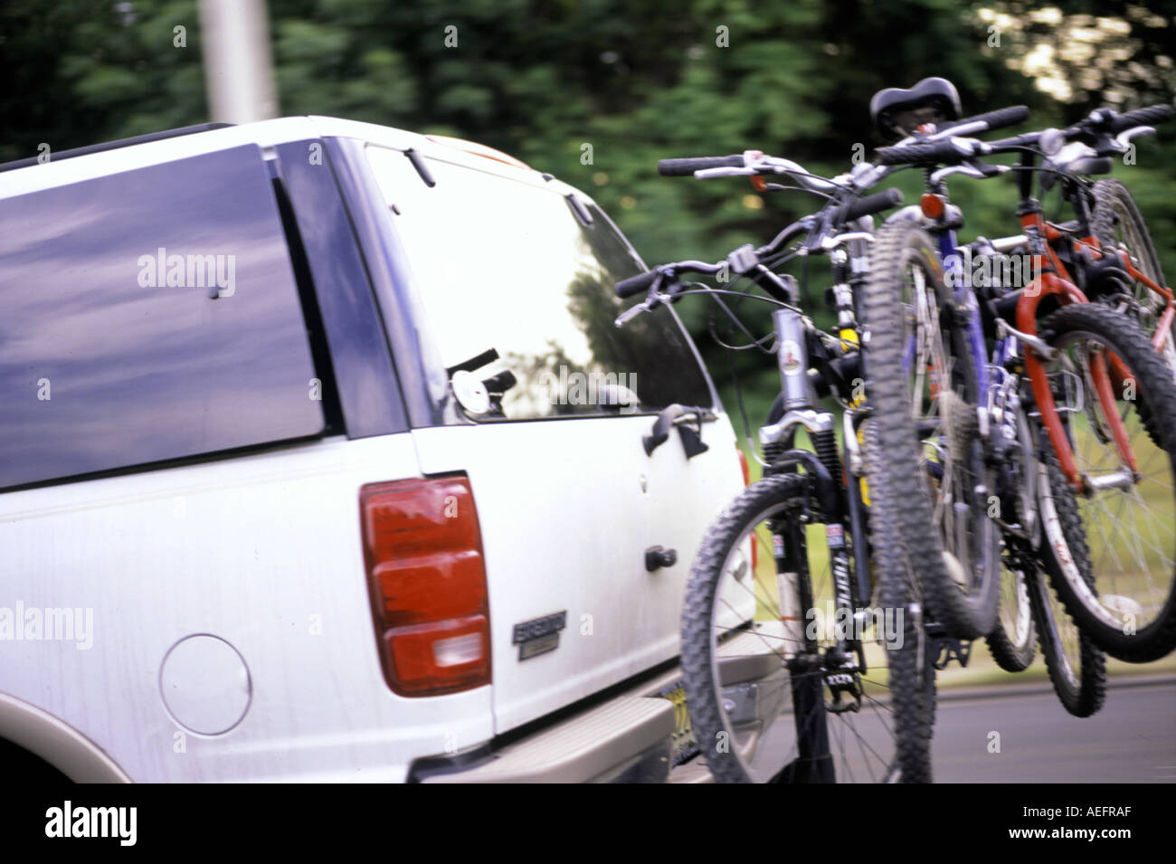 Bikes on the back of a car Stock Photo - Alamy