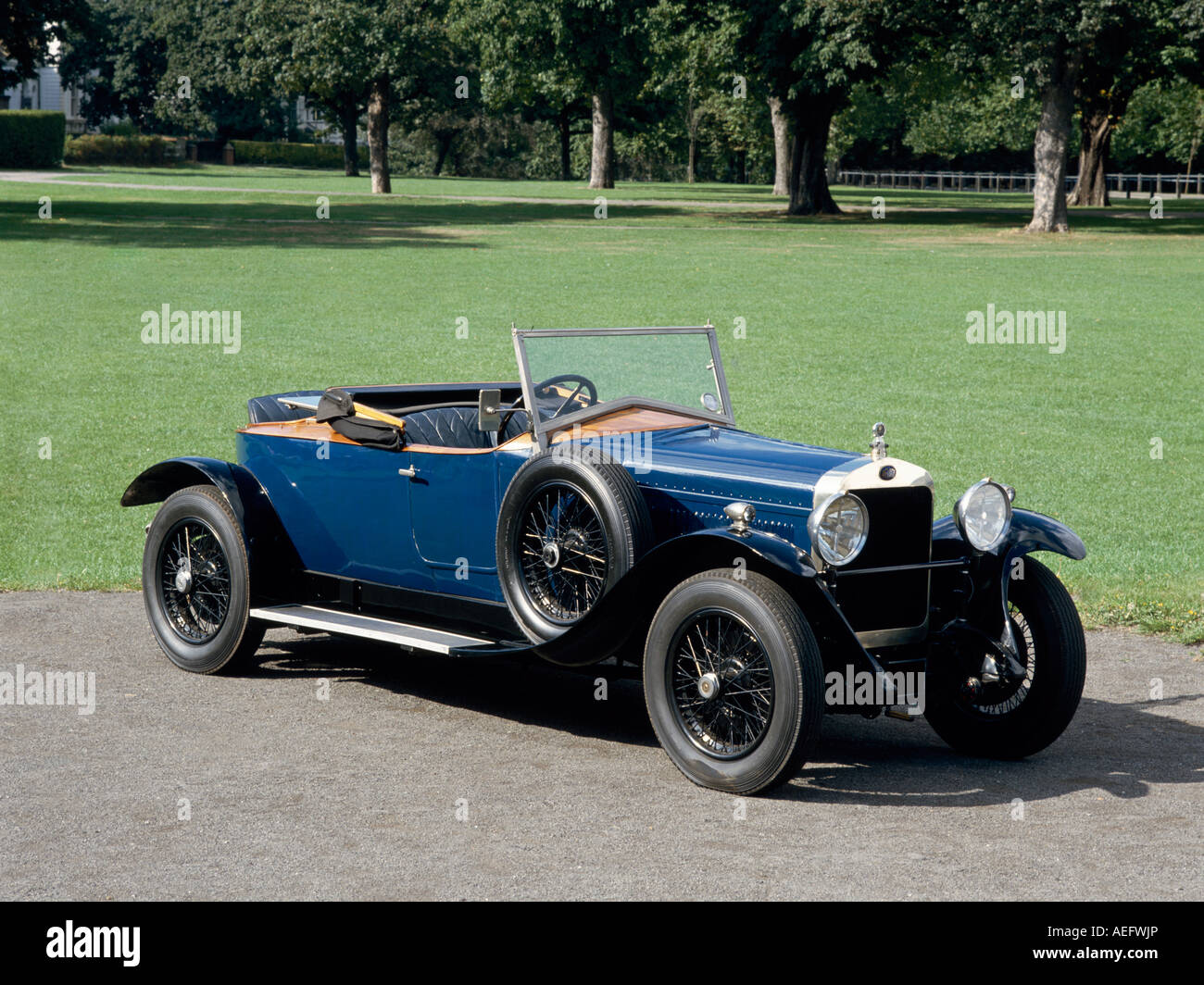 1927 Delage Diskiff drophead 2.1 litre engine Stock Photo - Alamy