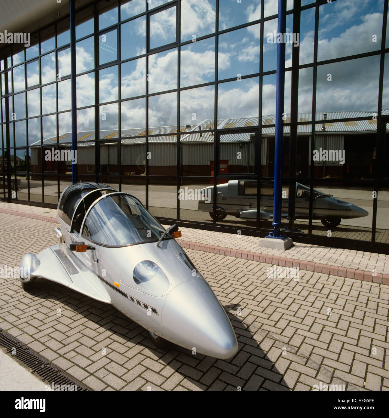 Car from the 90s hi-res stock photography and images - Alamy