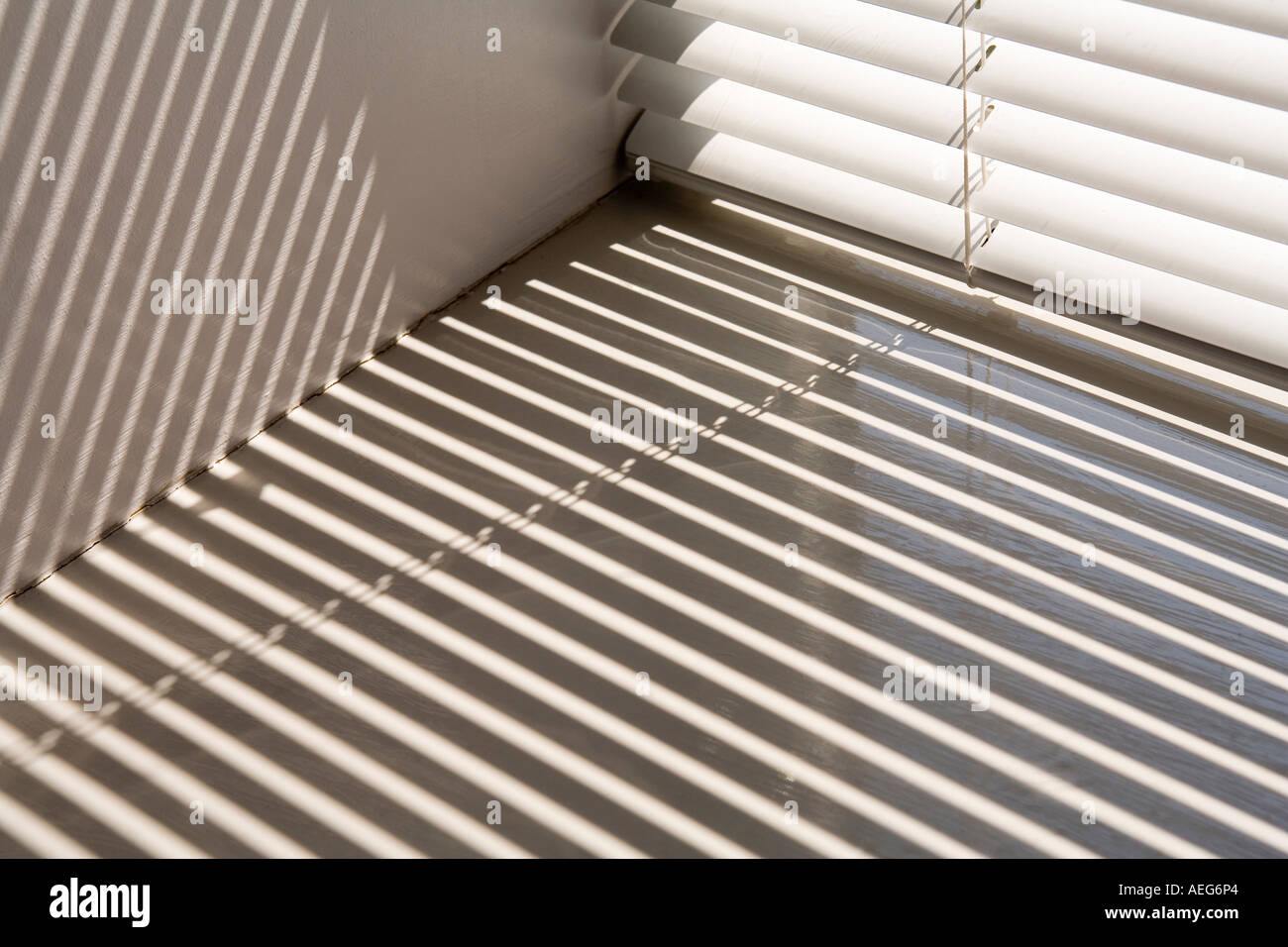 Venetian blind hi-res stock photography and images - Alamy