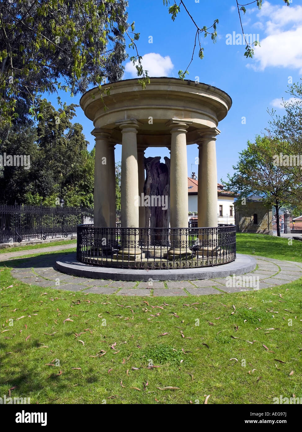 the tree of Gernika Stock Photo - Alamy