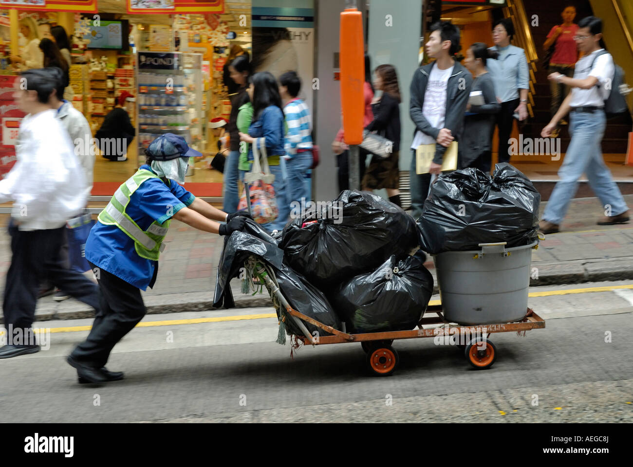 China hong kong garbage recycling hi-res stock photography and images ...