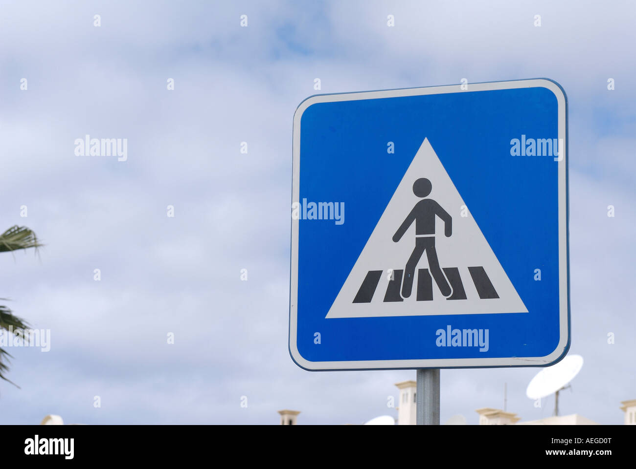 A Portuguese pedestrian crossing sign Stock Photo - Alamy