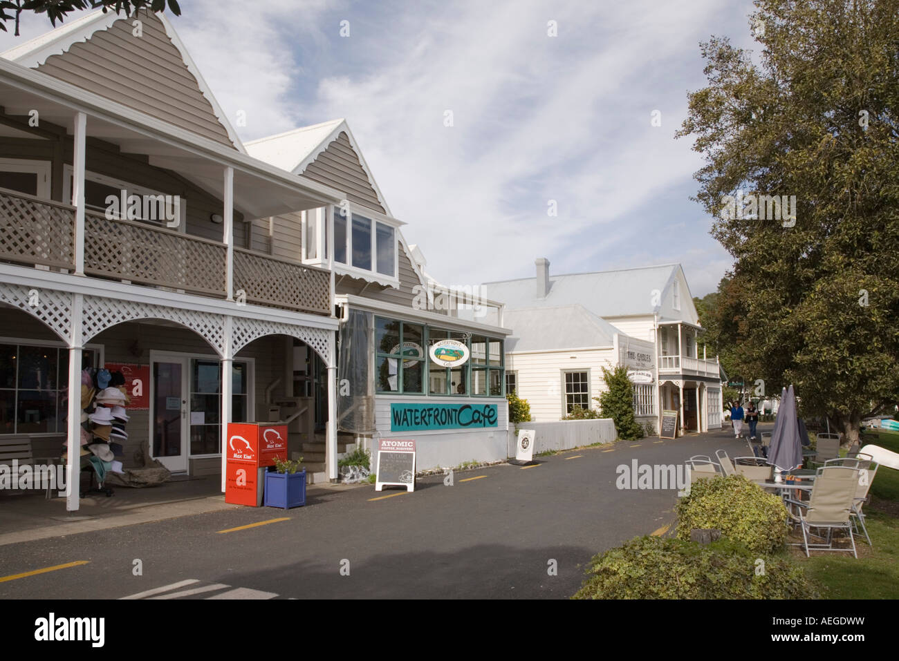 Shop cafe and restaurant in historic colonial wooden clapboard ...