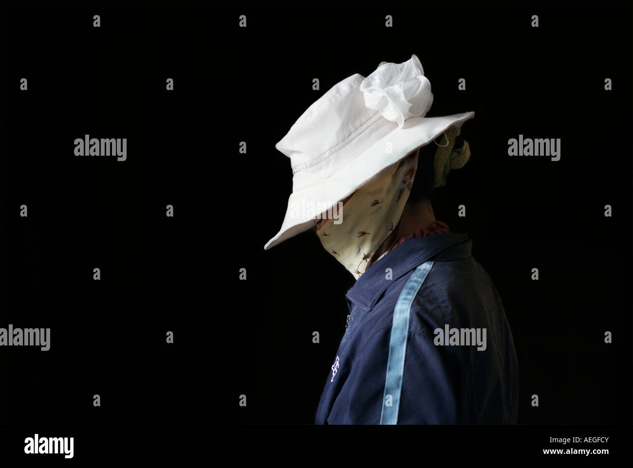 Portrait of a Tibetan lady in Lhasa Stock Photo - Alamy