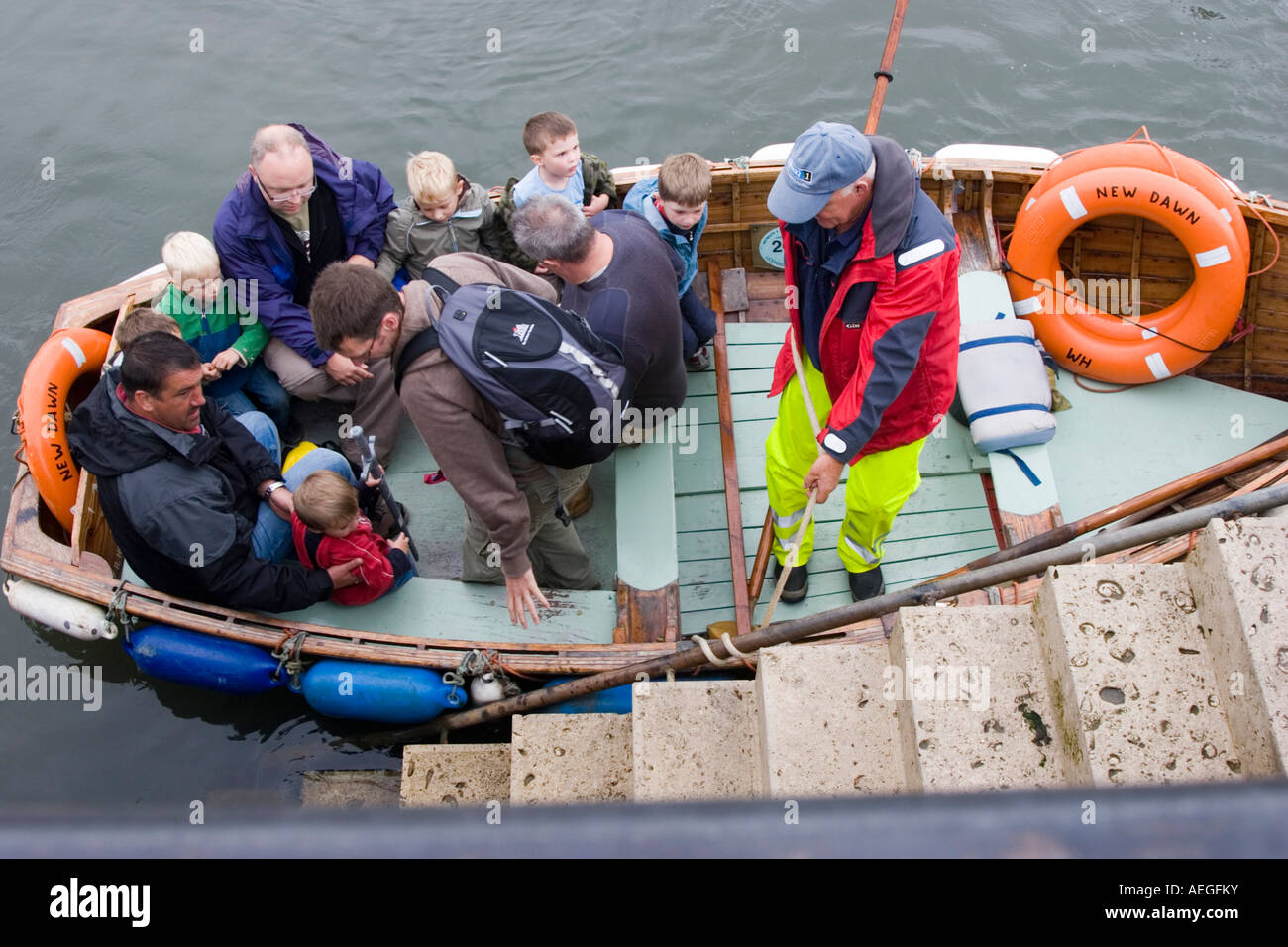 Ferry across harbour hi-res stock photography and images - Alamy