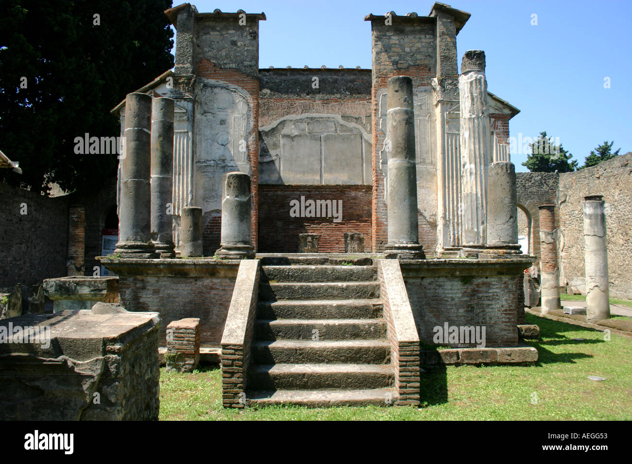 Temple of Isis at Pompeii Excavations Italy Stock Photo - Alamy