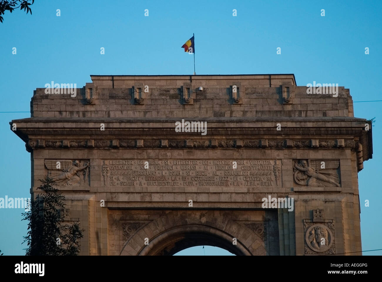 Arch of triumph bucharest top hi-res stock photography and images - Alamy