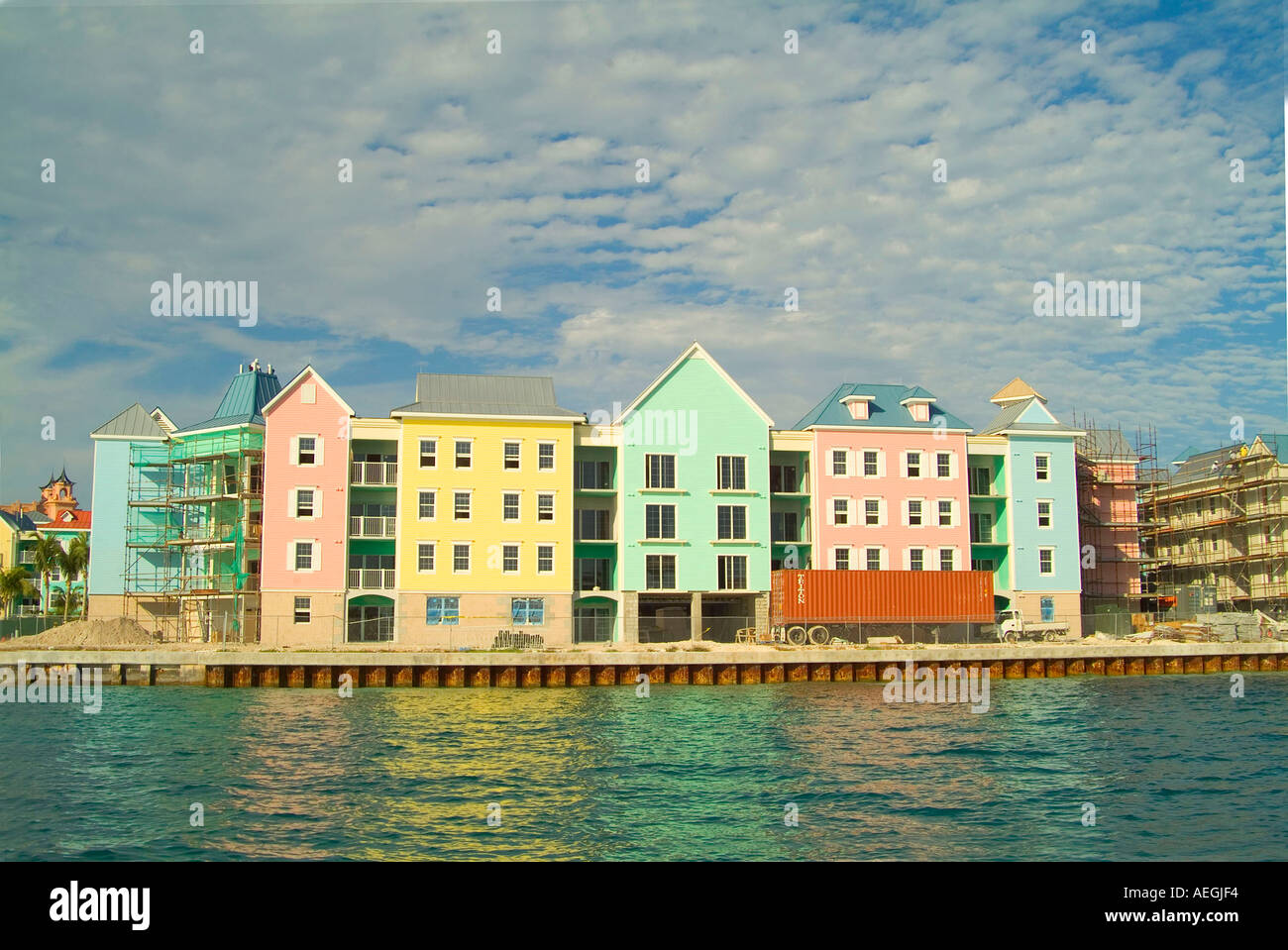 Villas construction hi-res stock photography and images - Alamy