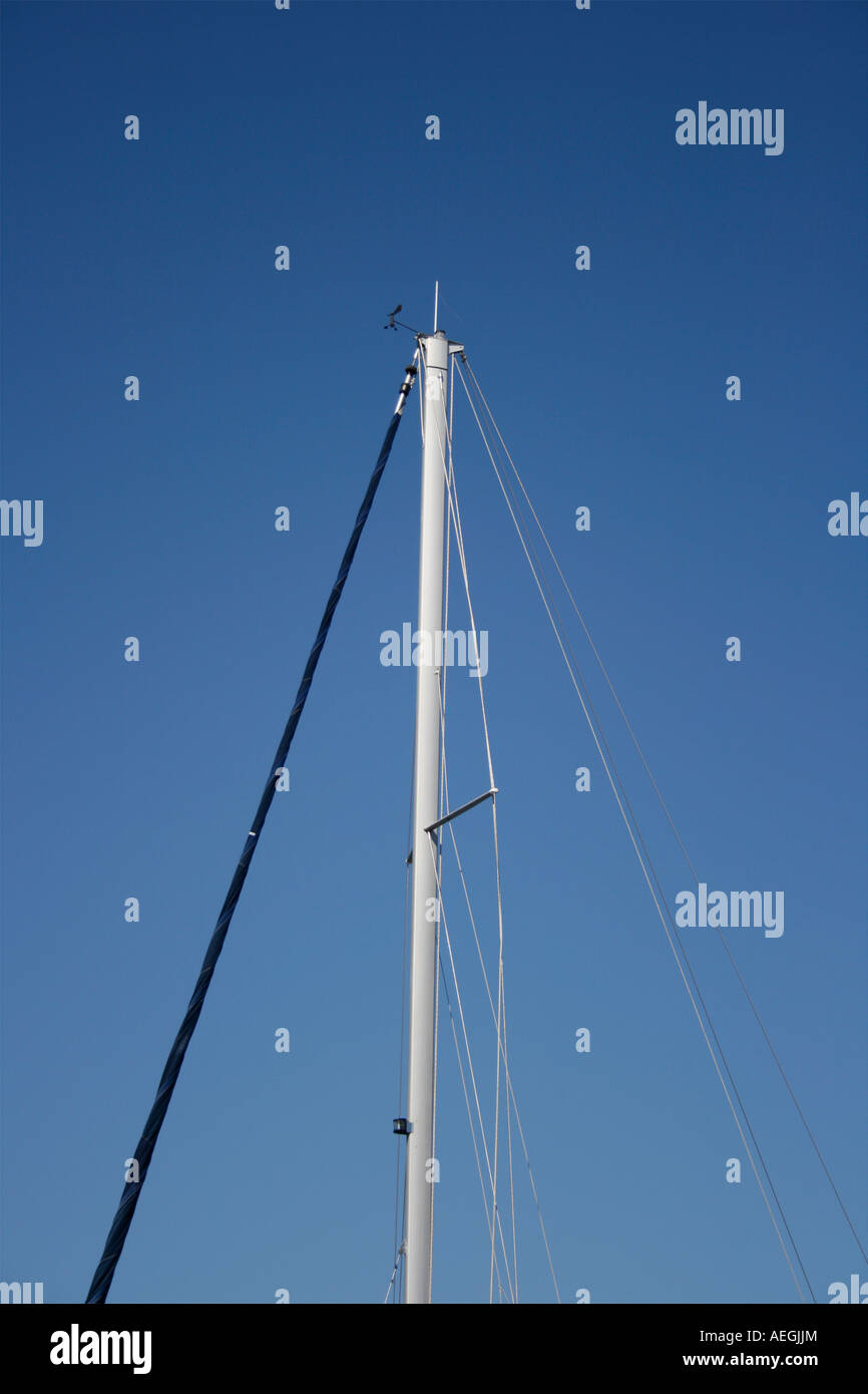 Rigging of a sailing yacht without sails Stock Photo - Alamy