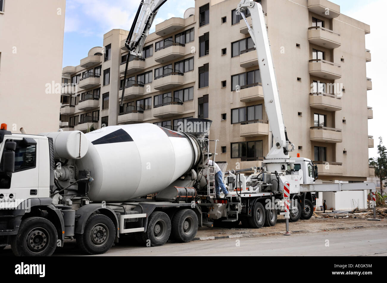 Boom truck hi-res stock photography and images - Alamy