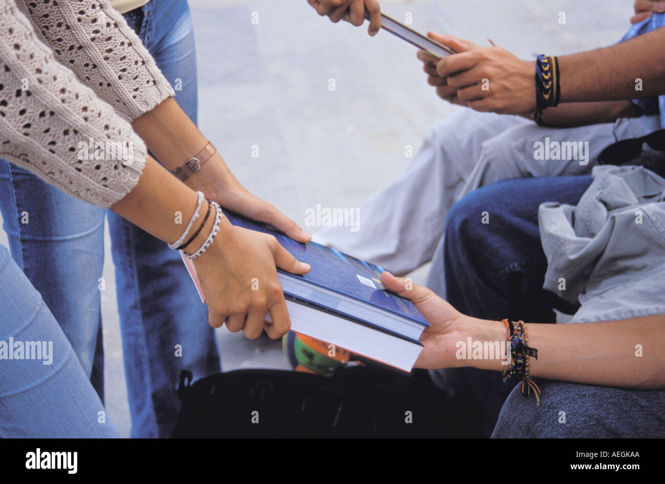 College campus life Stock Photo - Alamy