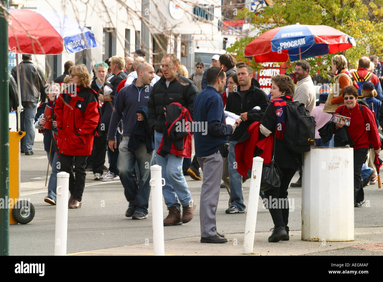 Old rugby crowd hi-res stock photography and images - Alamy