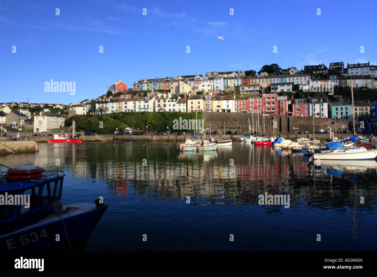 SUMMER EVENING HARBOUR VIEW, BRIXHAM Stock Photo - Alamy