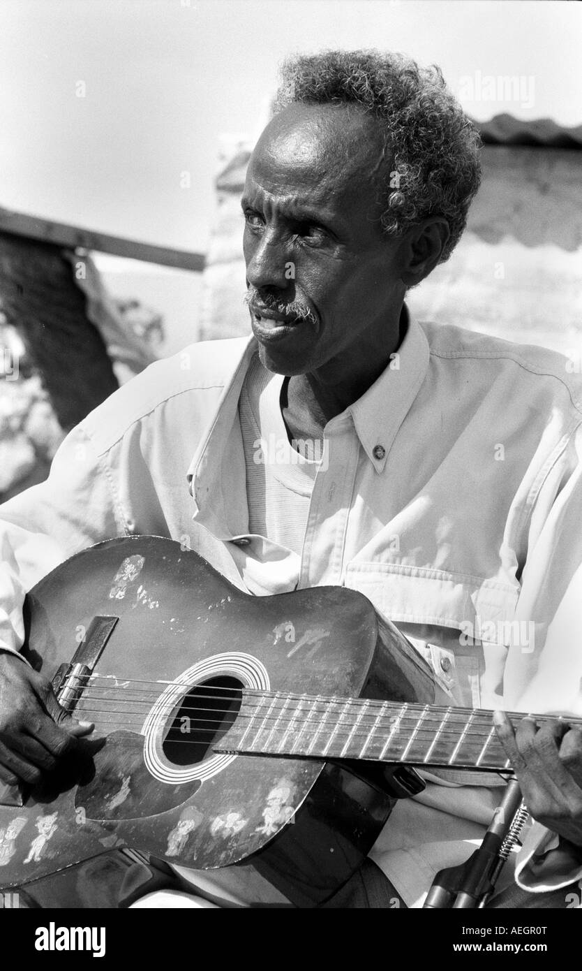 Somali guitar hi-res stock photography and images - Alamy