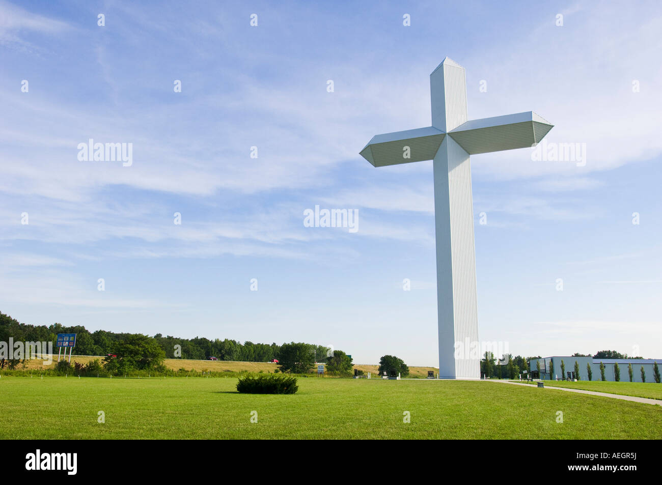 Largest roadside cross hi-res stock photography and images - Alamy
