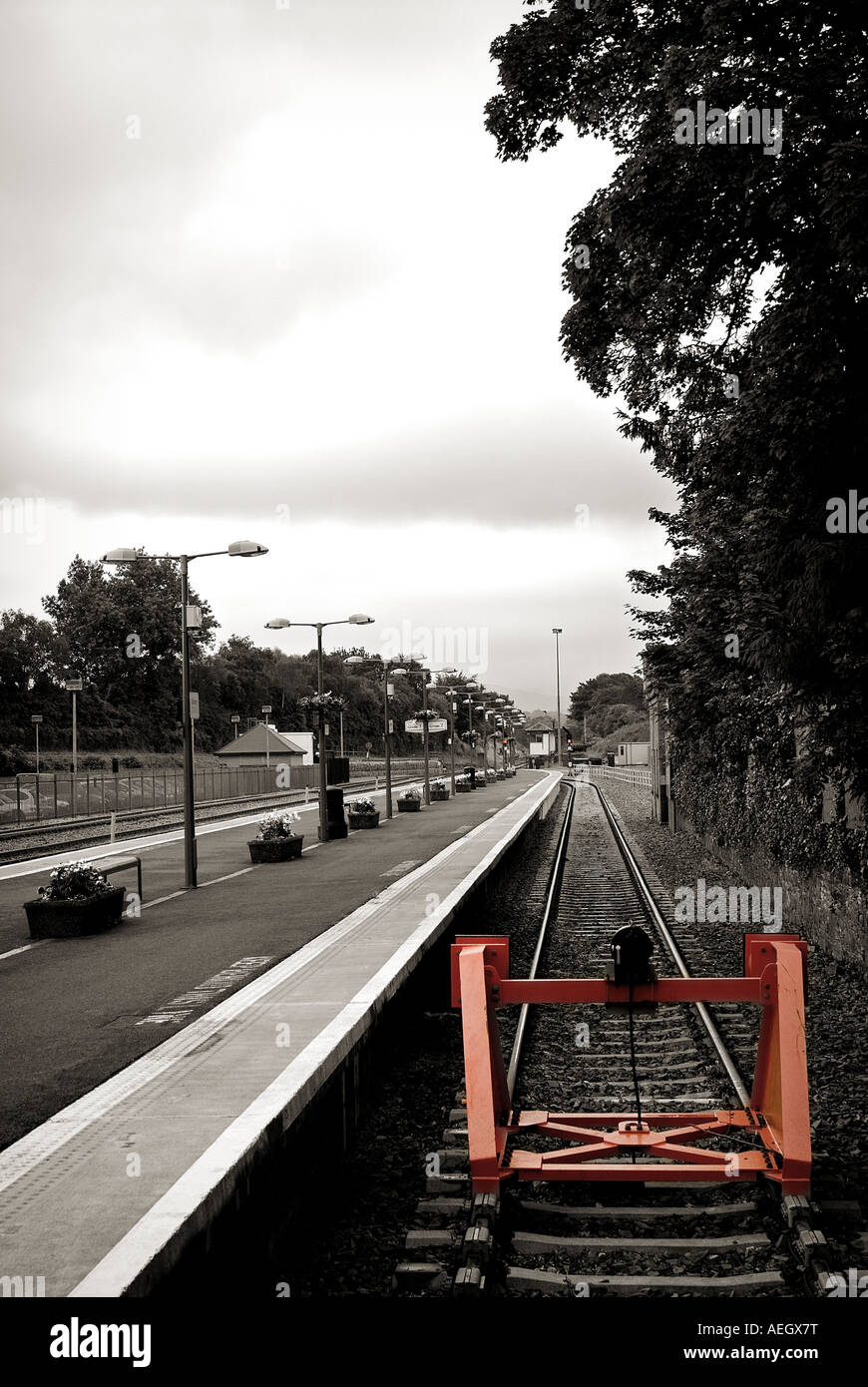 Killarney train station platform hi-res stock photography and images ...