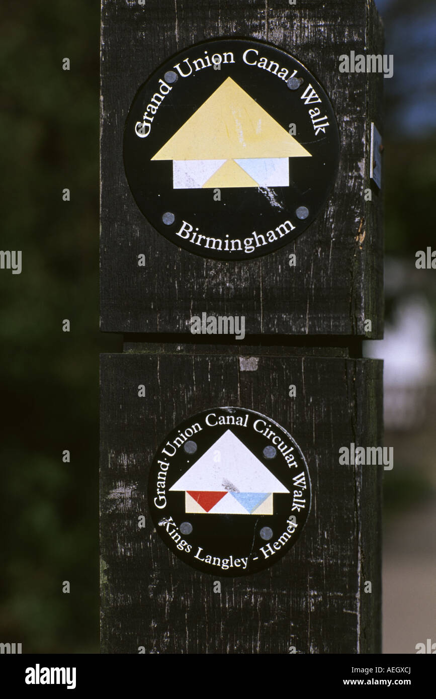 Grand Union Canal Walk signage, UK Stock Photo - Alamy