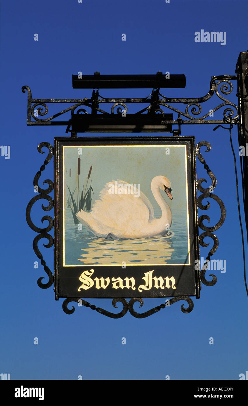 Swan inn sign hi-res stock photography and images - Alamy