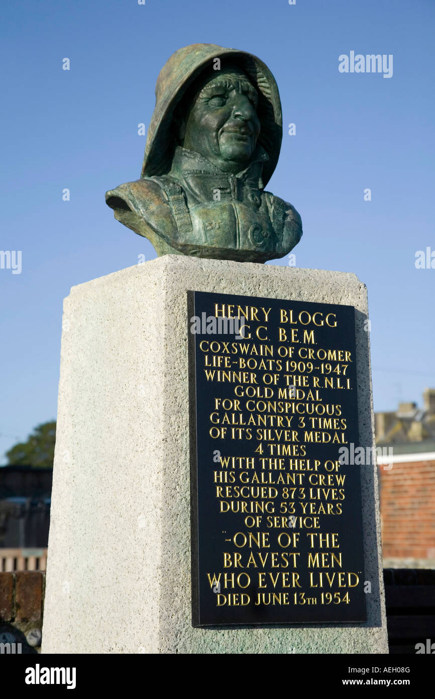 The commemorative bust of Henry Blogg RNLI The coxswain to the cromer ...