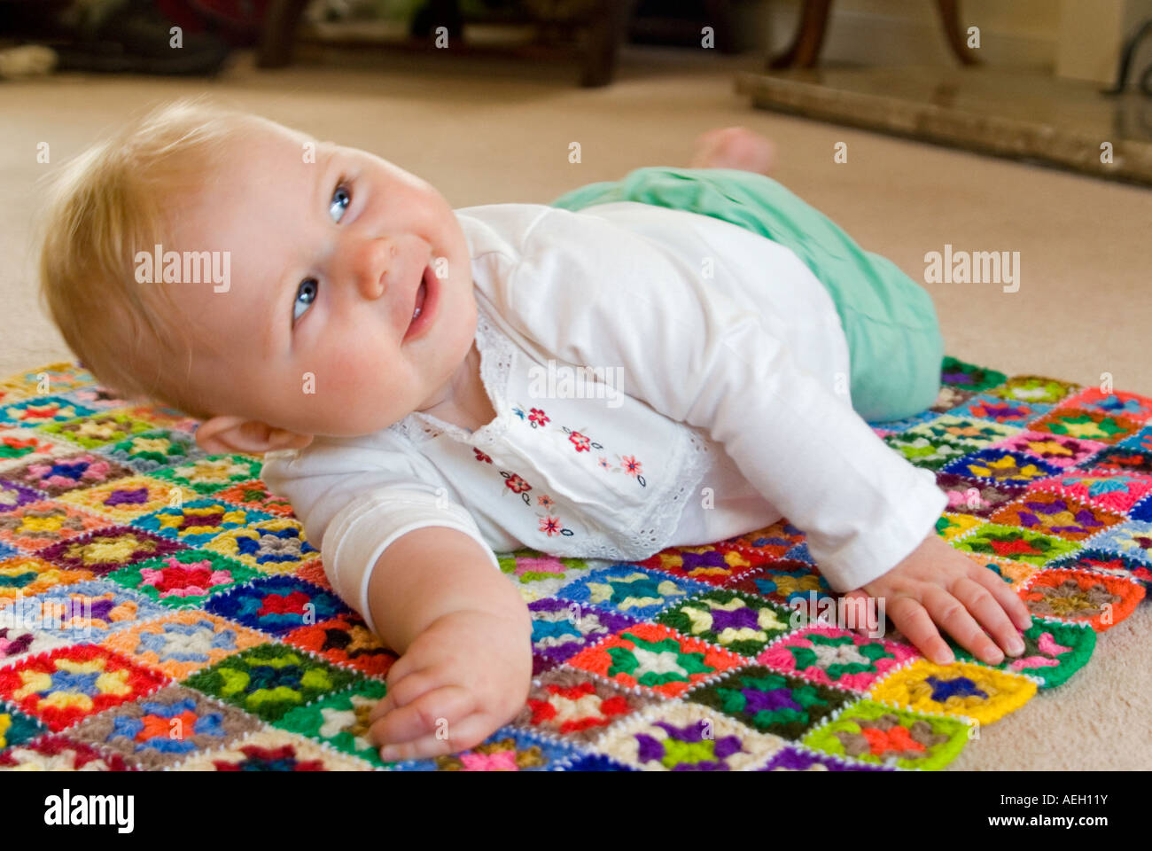 Rolling on the floor laughing hi-res stock photography and images - Alamy