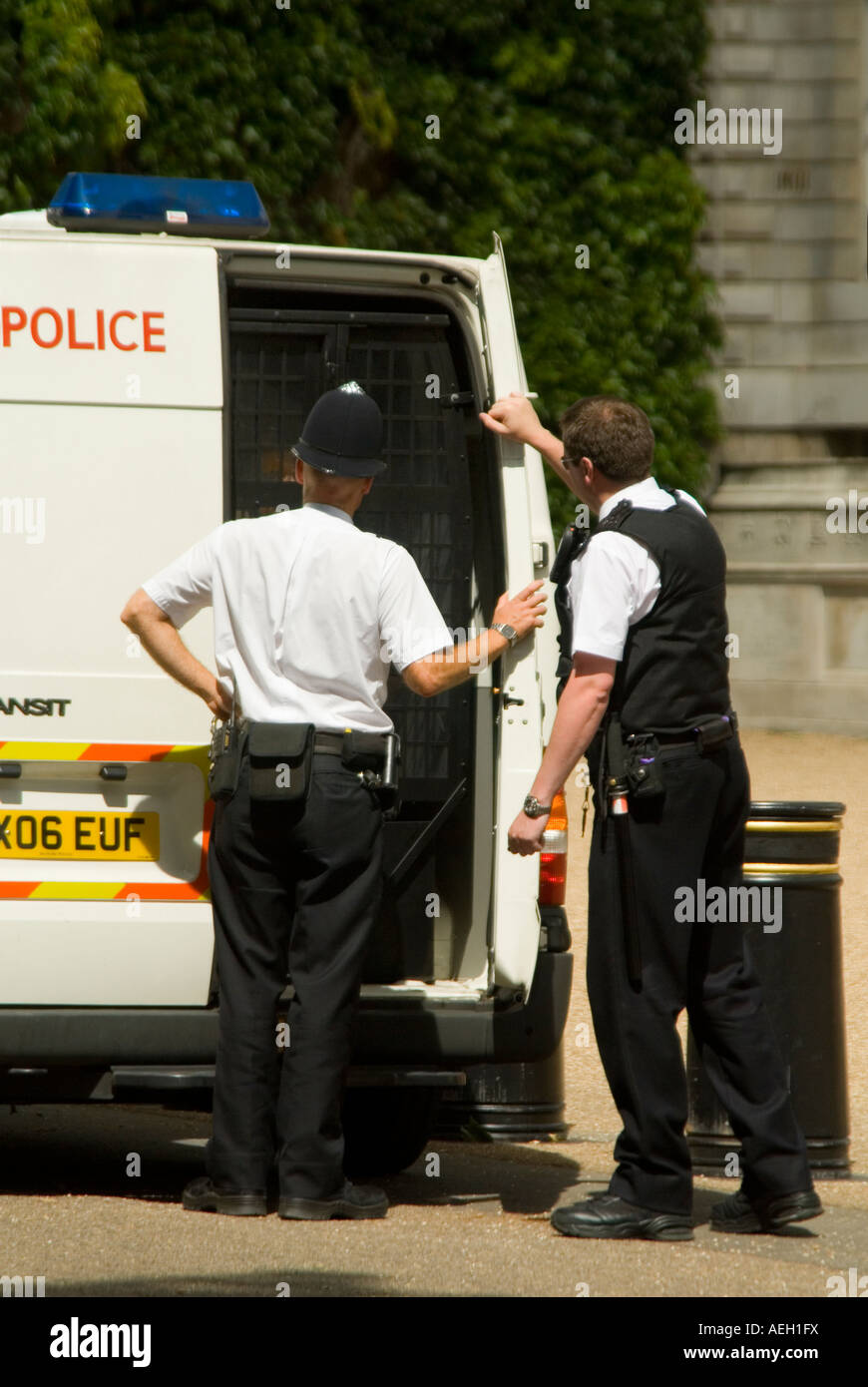Metropolitan police vehicle check hi-res stock photography and images ...