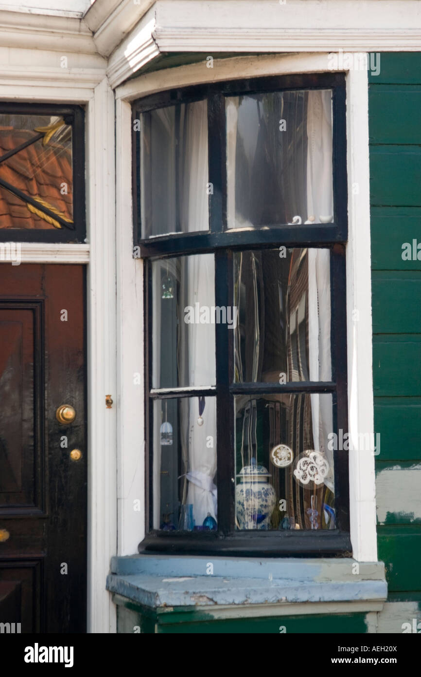 Window of Dutch house with Delfts blue, Westzaan Stock Photo - Alamy