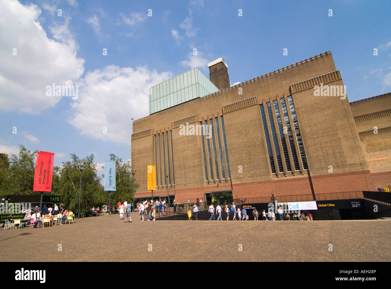 Horizontal wide angle of the front entrance of the Tate Modern Museum ...
