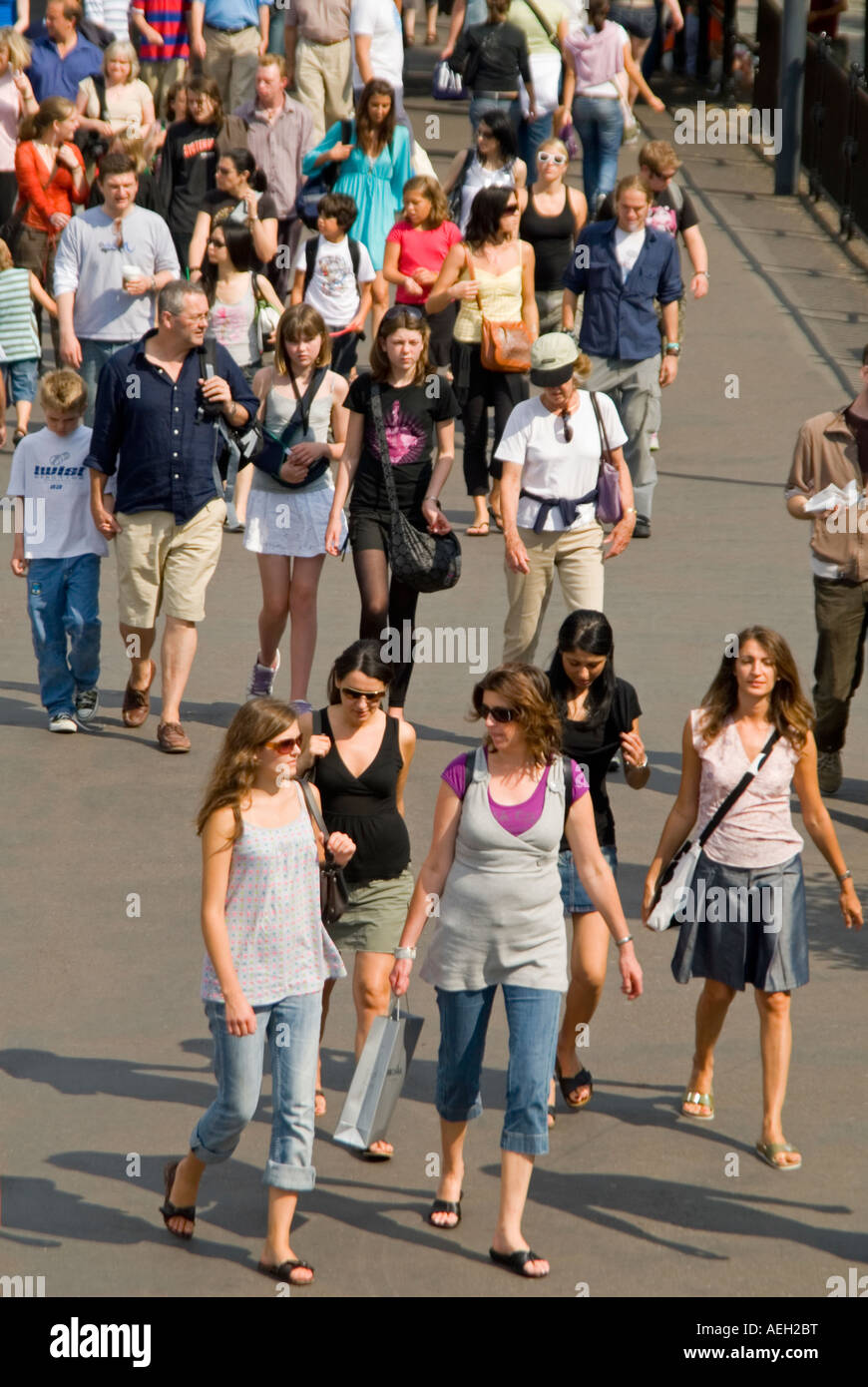 Lots of children hi-res stock photography and images - Alamy