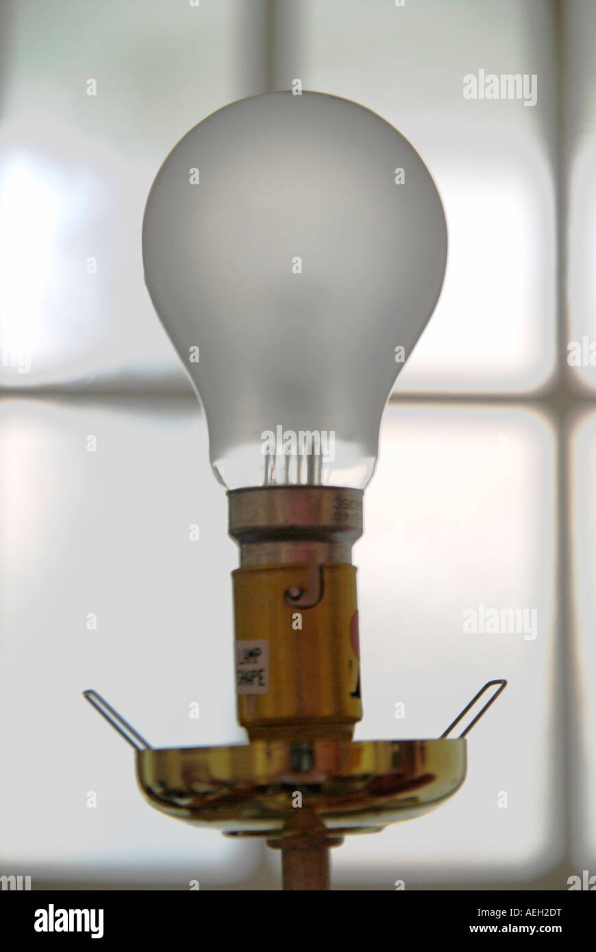 Traditional lightbulb electricity hi-res stock photography and images ...