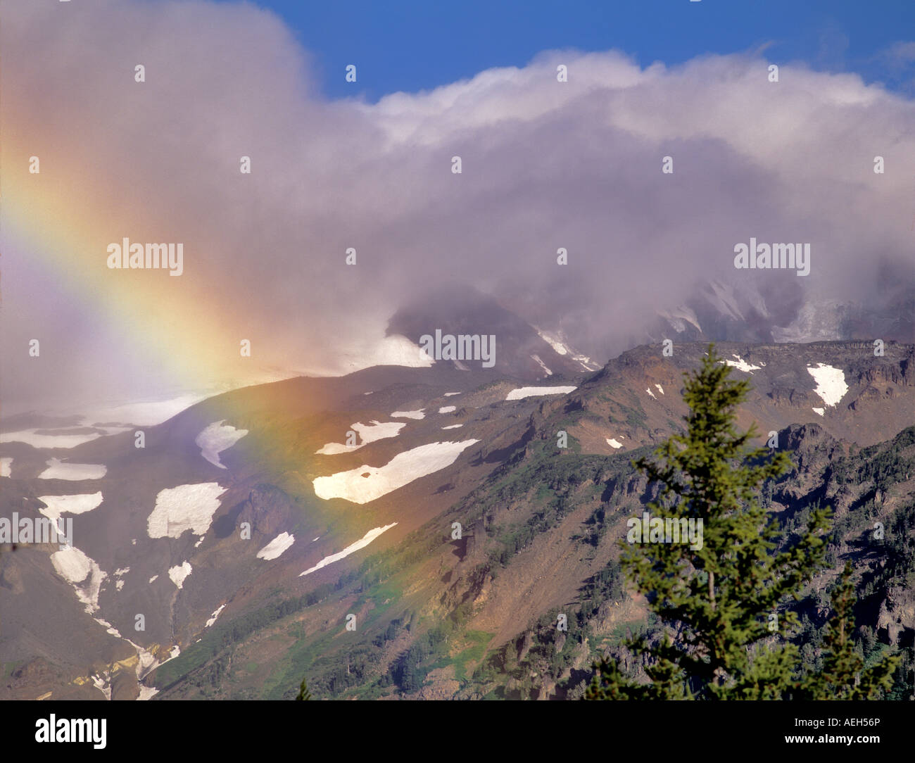 Mount Adams and rainbow Washington Stock Photo - Alamy