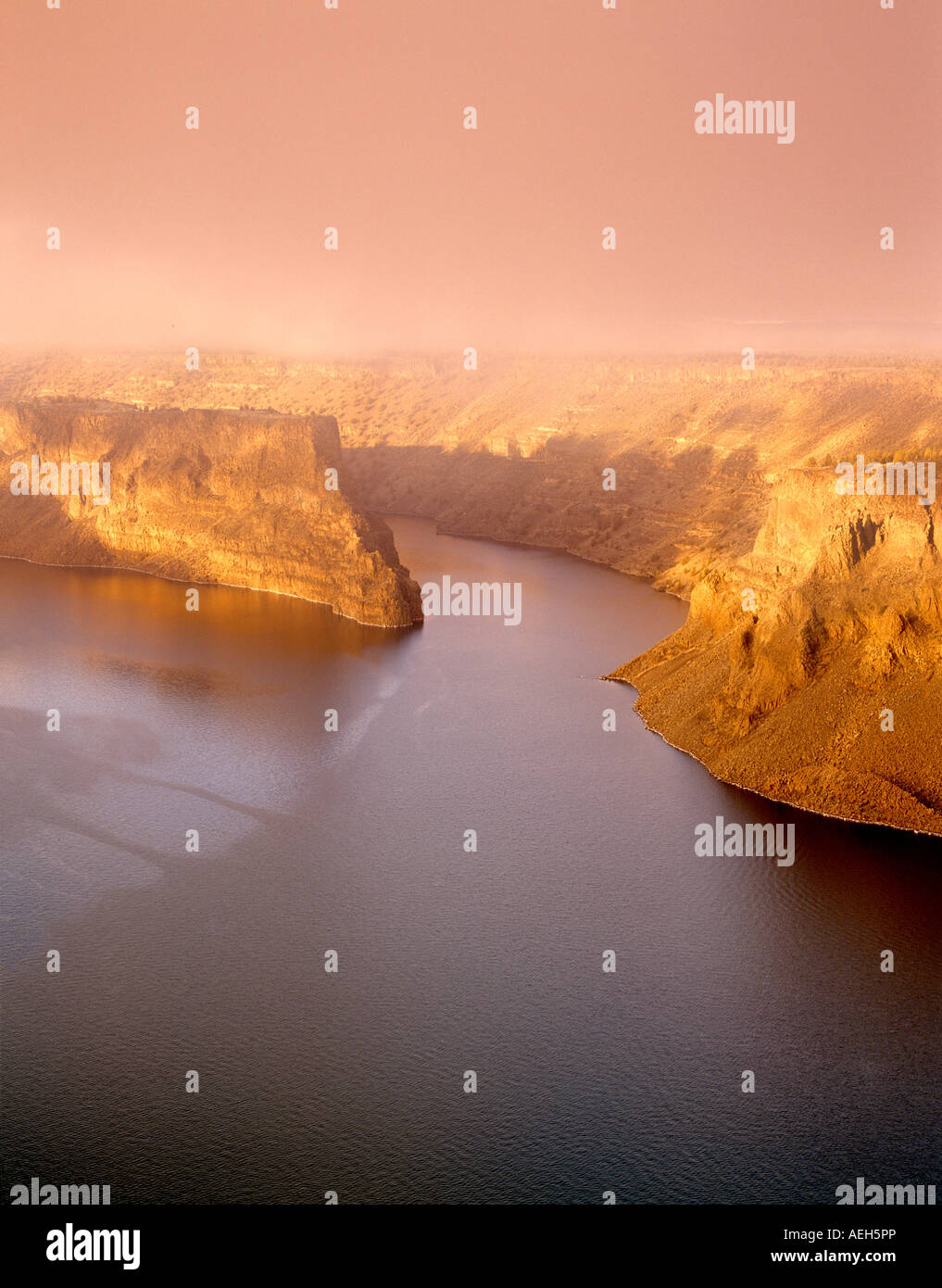 Chinook clouds at sunrise hi-res stock photography and images - Alamy