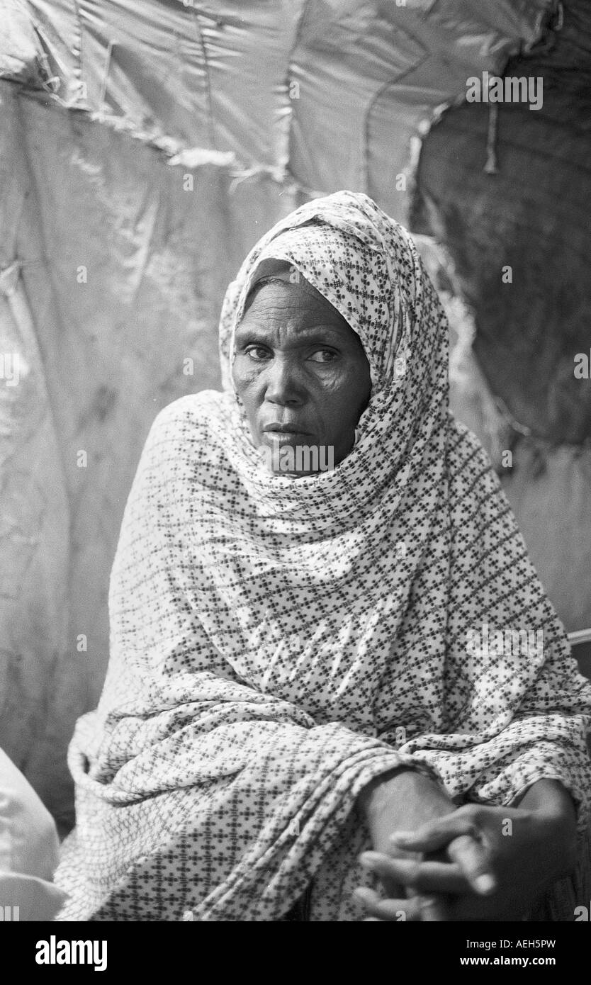 Somali displaced woman Stock Photo - Alamy