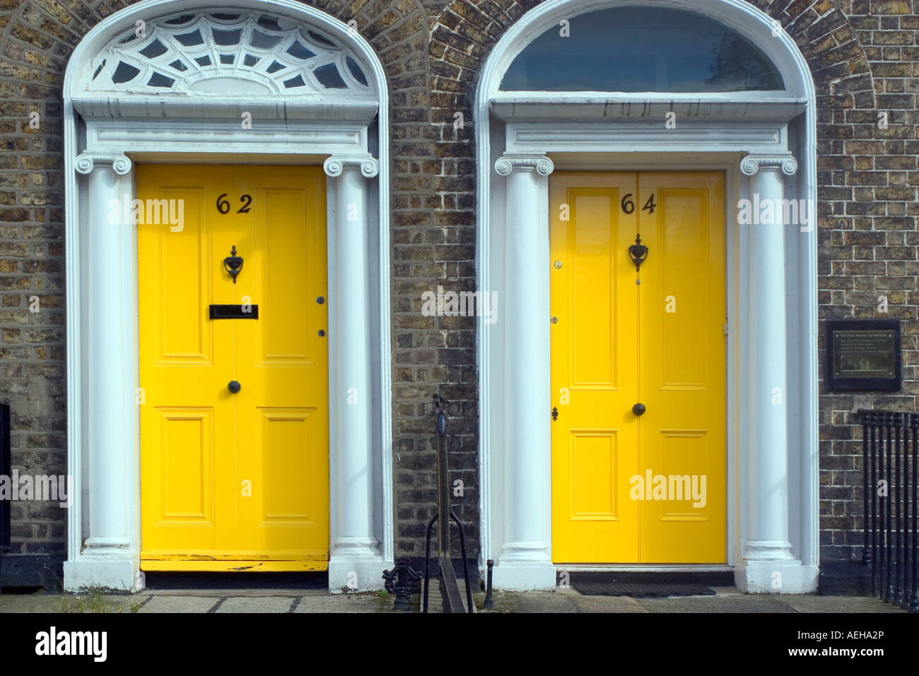 YELLOW DOORS, DUBLIN Stock Photo - Alamy